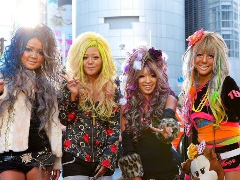 Gyaru là gì? Phong cách thời trang nổi loạn của giới trẻ Nhật Bản